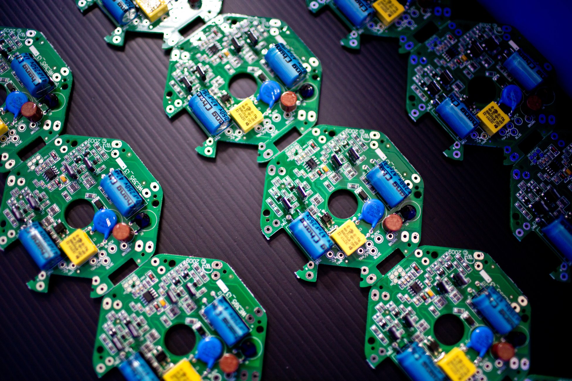 How to Manage Long Lead Time Components with Your Supplier